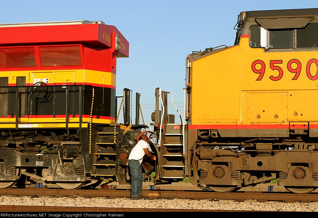 KCS 4706 and UP 9590